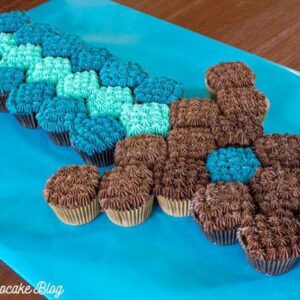 Minecraft Sword Pull-Apart Cupcake Cake - JavaCupcake