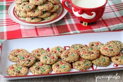Easy Holiday Chocolate Chip Cookies - JavaCupcake